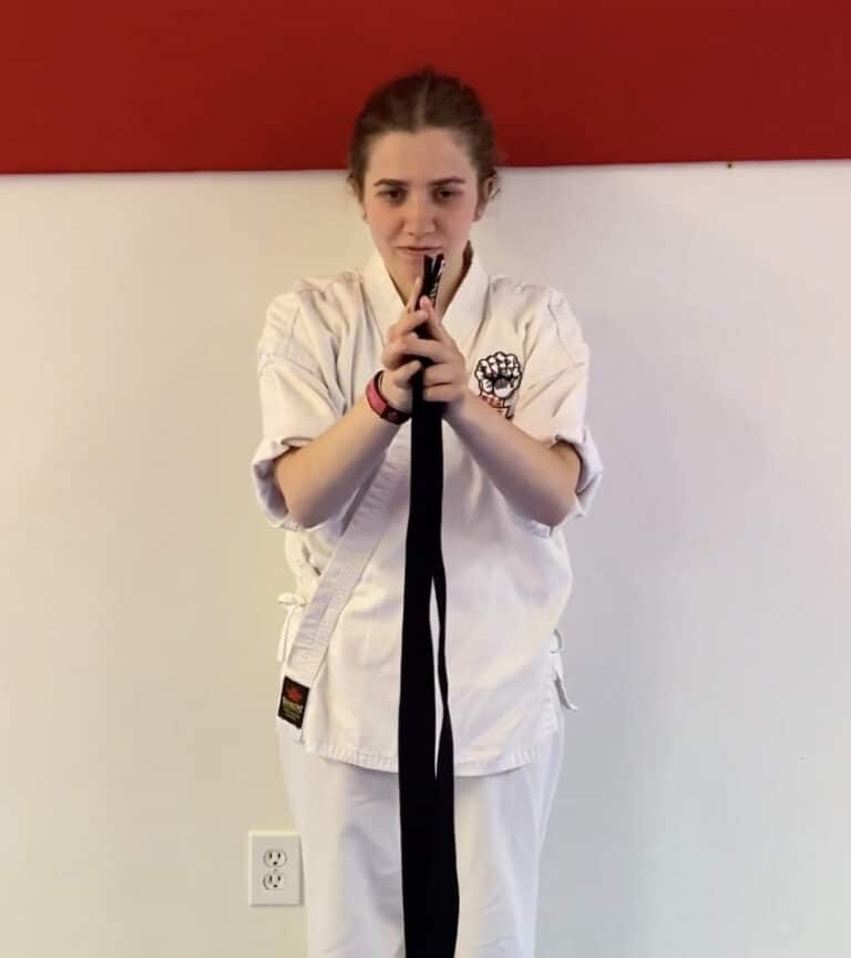 How To Tie A Karate Belt: Explained - Muay Thai